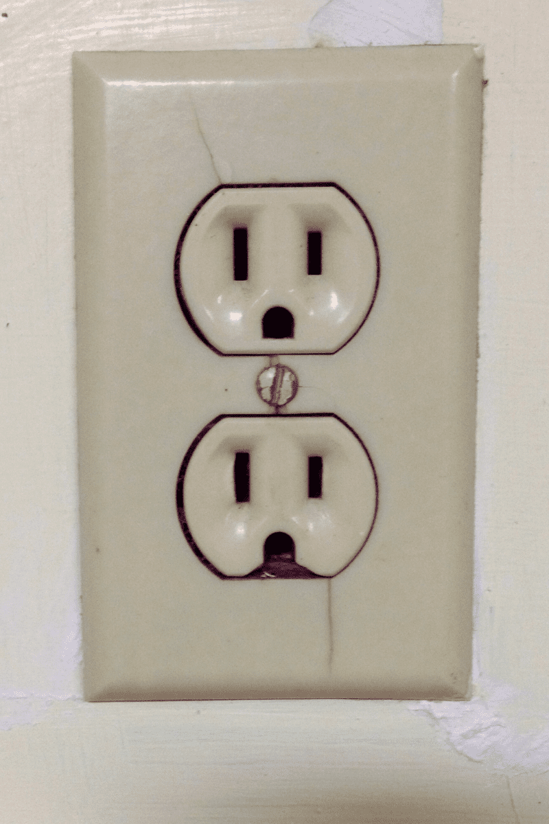 6 Dangers of a Broken Outlet You Can’t Ignore | Mister Sparky